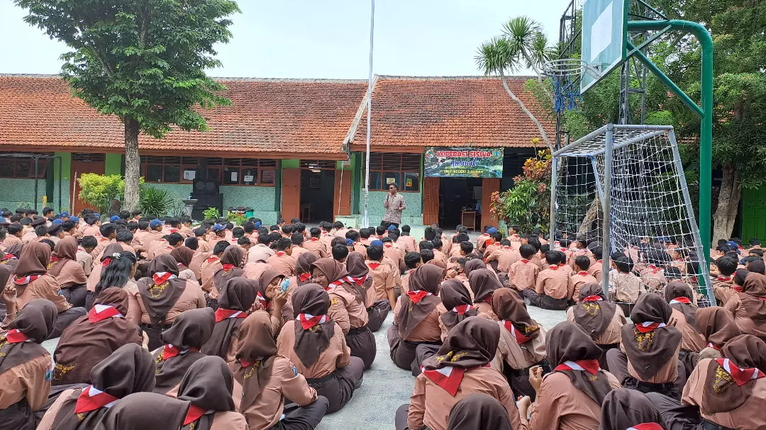 Jumat Religi – Bentuk Karakter Siswa – UPTD SMP NEGERI 2 GURAH