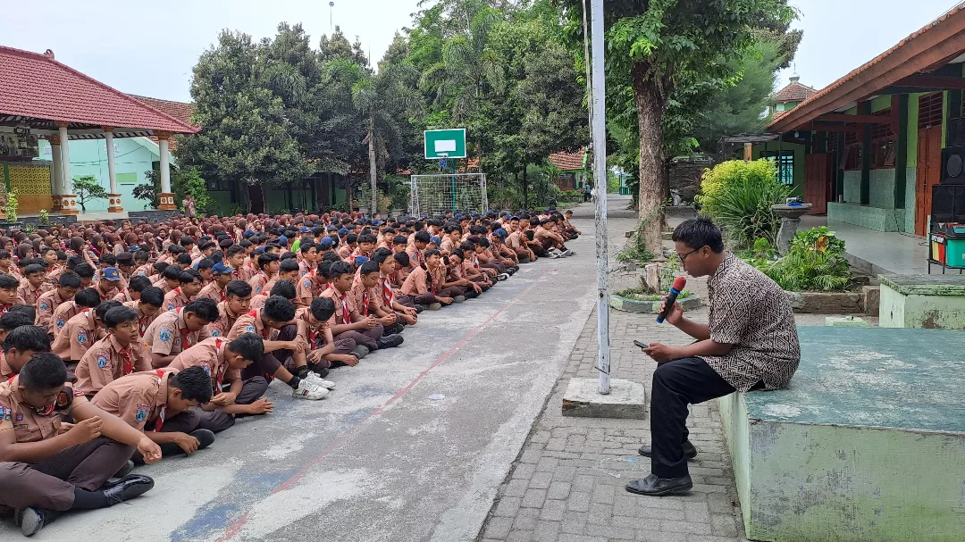 Jumat Religi – Bentuk Karakter Siswa – UPTD SMP NEGERI 2 GURAH